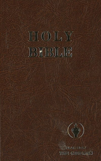 Holy Bible | Primstaven nettbokhandel
